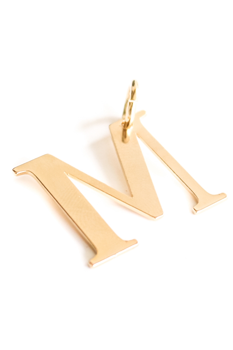 Pingente Letra Grande Serifada com Banho em Ouro