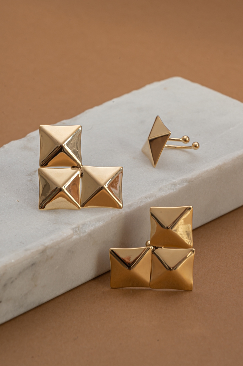 Piercing Fake Spike com Banho Dourado